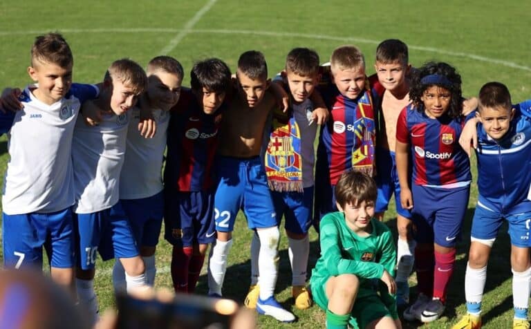 Децата на ОФК Несебър победиха два пъти Барселона и завършиха 3-ти на ...